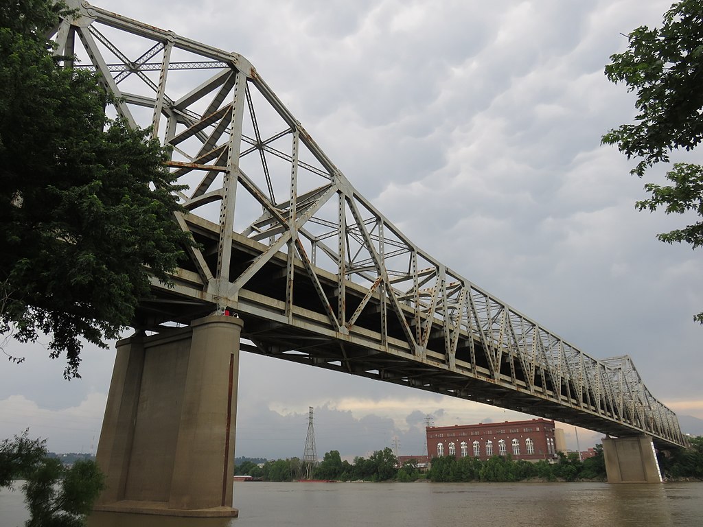 Neglected interstate bridges seek billions in infrastructure funds ...