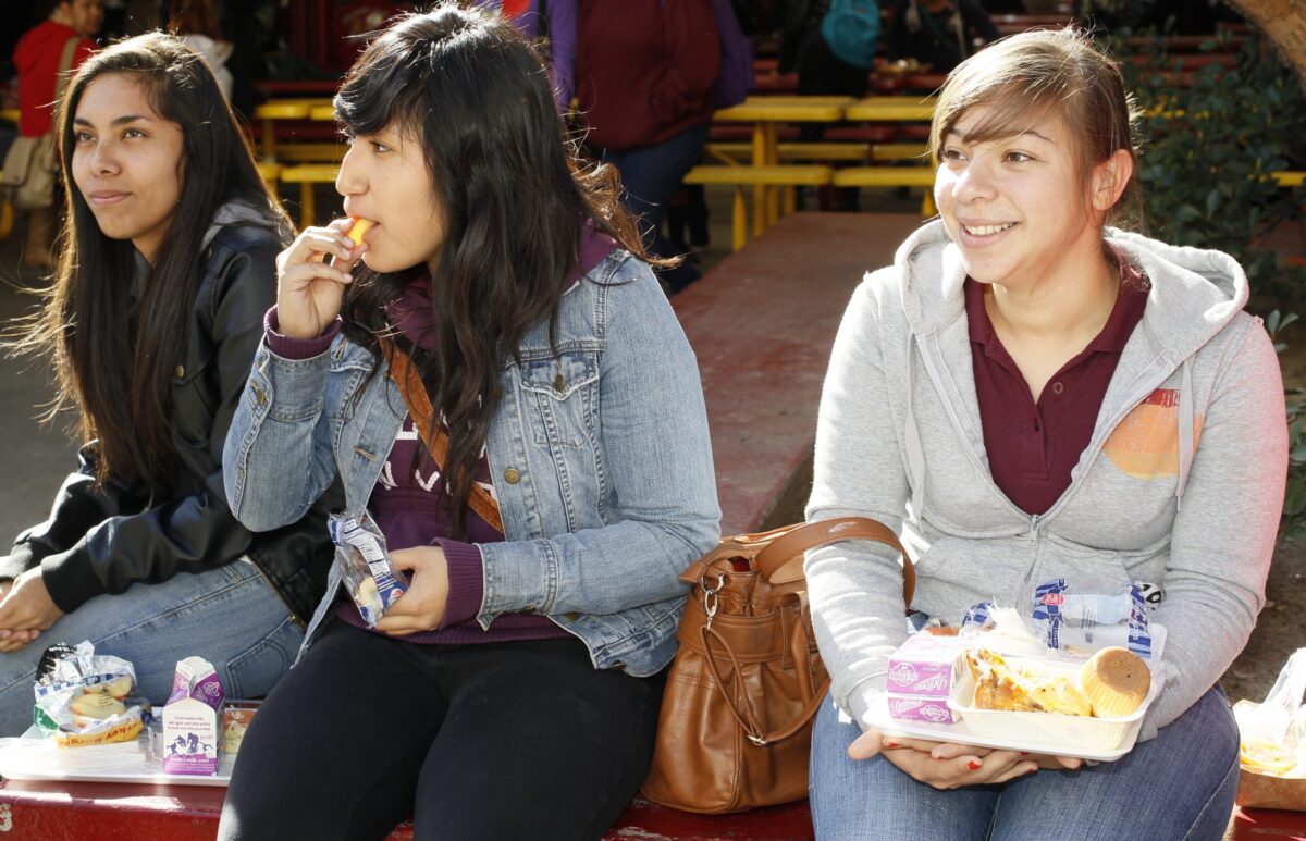 States expand free school meals as Covid-era funding ends - Pluribus News