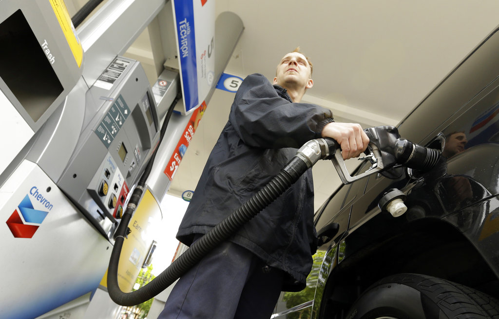 It’s 2023. Will Oregonians finally pump their own gas? - Pluribus News